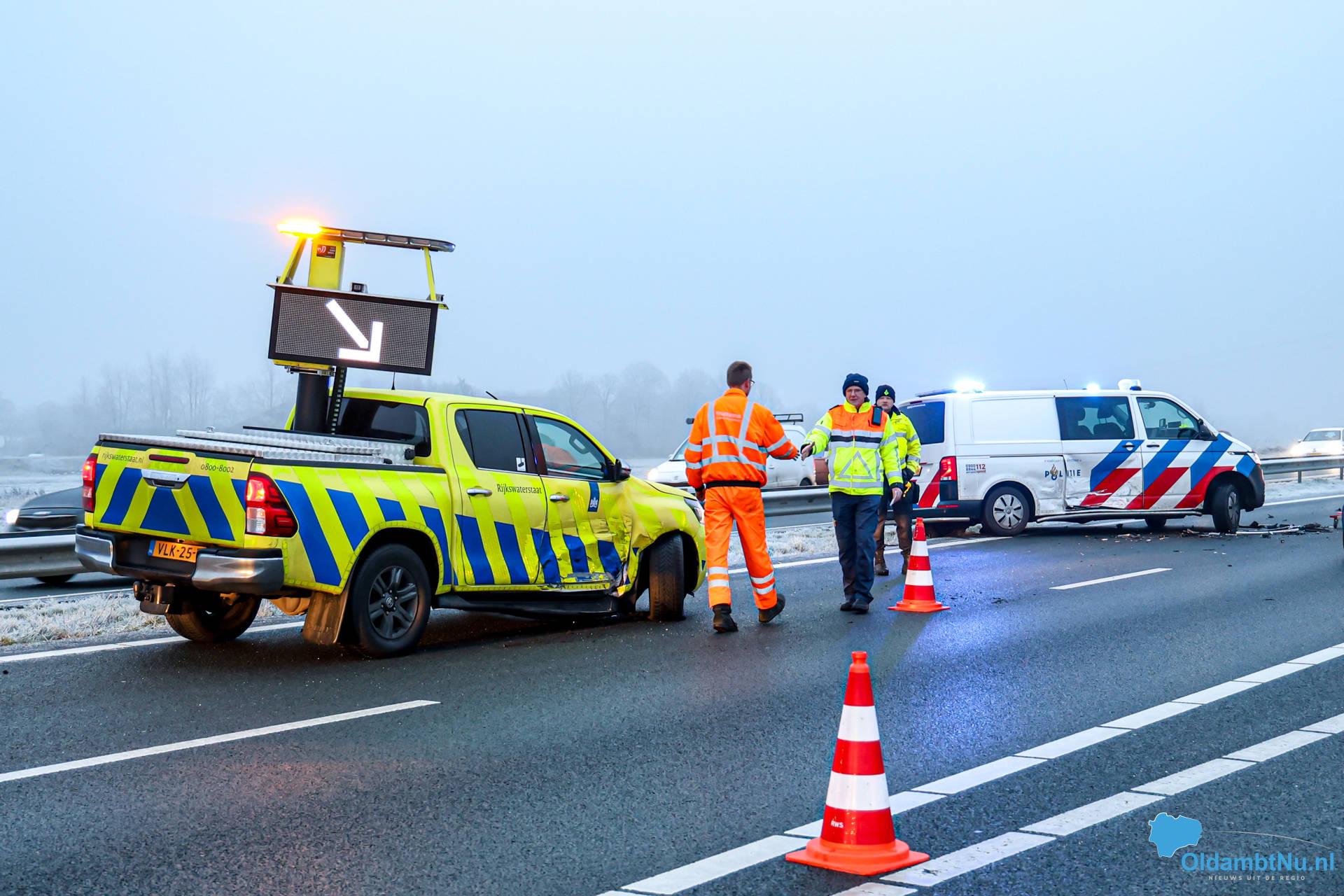Meerdere ongevallen N33: auto botst op voertuig van Rijkswaterstaat en politie (video ...
